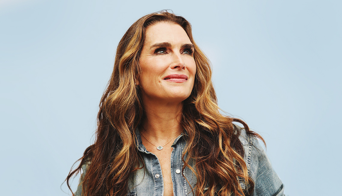 Brooke Shields celebra sus nuevos capítulos de vida