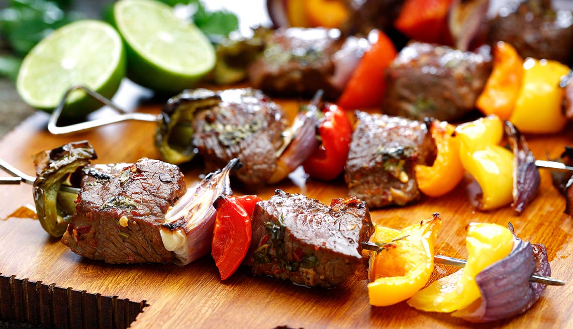 Brochetas de bistec de aguayón al ají