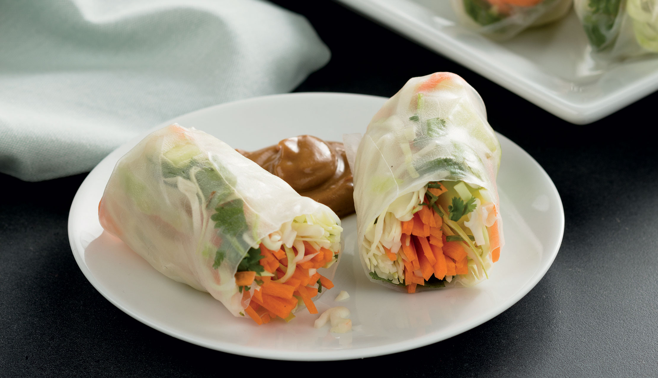 Receta de rollitos de vegetales con salsa de maní