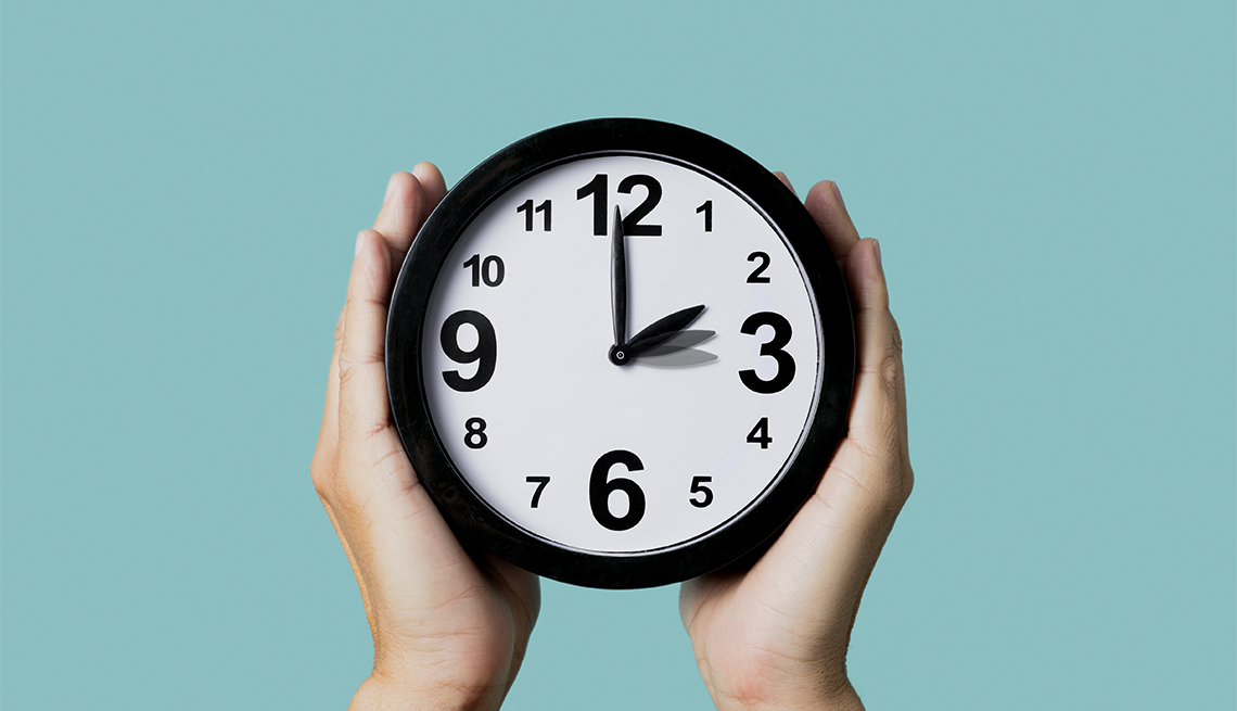 9 tareas domésticas que debes hacer al cambiar la hora