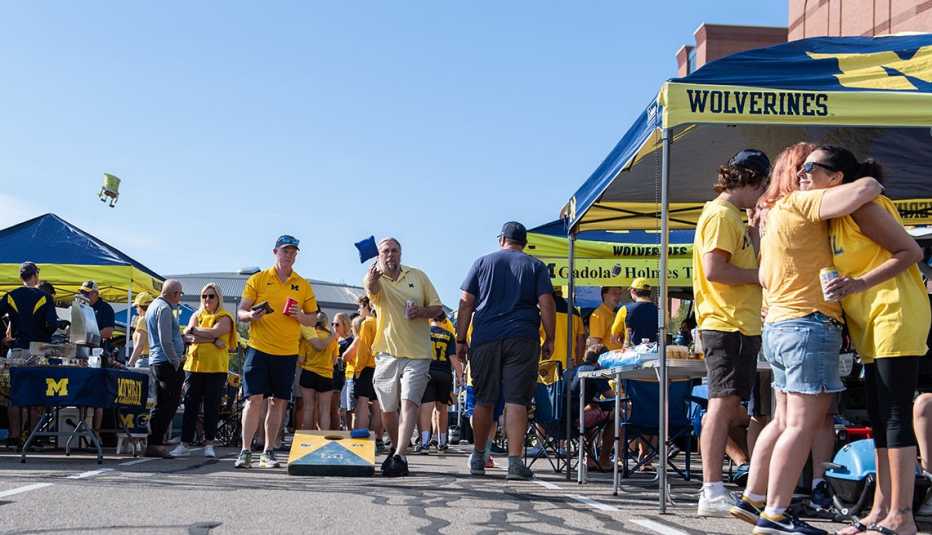 6 Fun College Football Tailgates for Alumni
